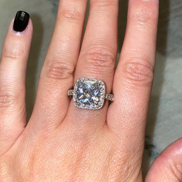 Lia Sophia | Jewelry | Lia Sophia Diamond Ring | Poshmark